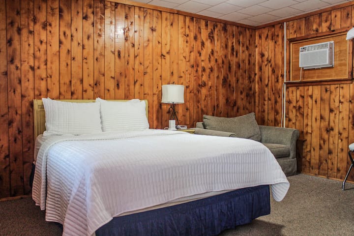The Crossing Motel - Room #1 - Empire, MI