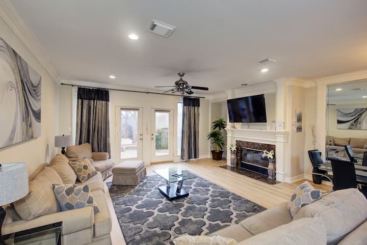 Lux 3700 Sqft 4br/4ba In River Oaks - Sleeps 14 - Bellaire, TX