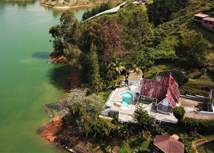 Hermosa Finca Con Piscina Jacuzzy Y Lago - Guatape