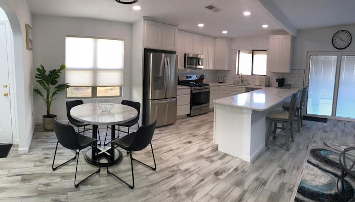 Golf Course Townhouse By The Beach - Alamogordo, NM