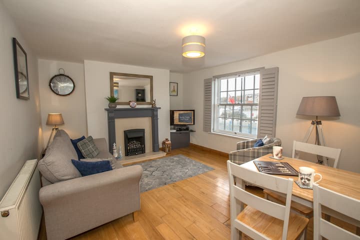 Marine View, Whitby Sleeps 4 Whitby - Whitby