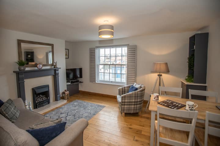 Marine View, Whitby Sleeps 4 Whitby - Sandsend Beach