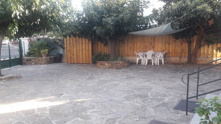 Comme A La Maison - 伊埃雷