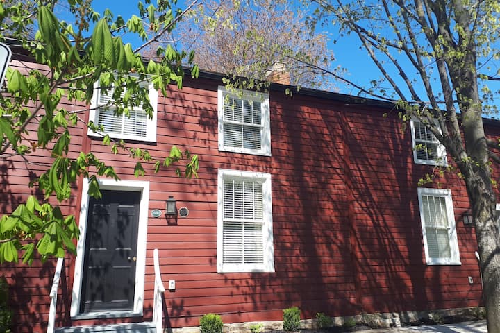 Beautifully Updated Heritage Home In Old Town - Niagara-on-the-Lake