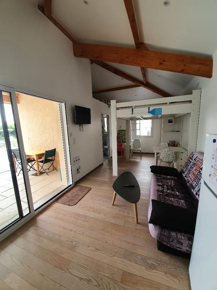 Studio Indépendant Avec Piscine En Beaujolais - Blacé