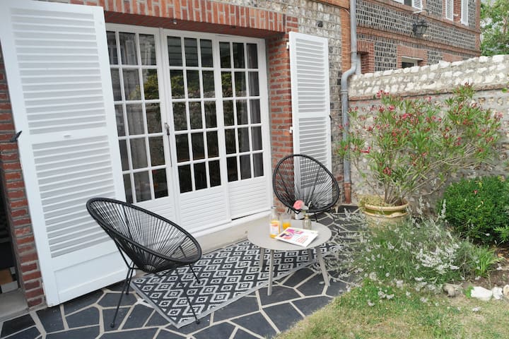 Jolie Maison Avec Jardin, Etretat 4 à 8 Voyageurs - Étretat