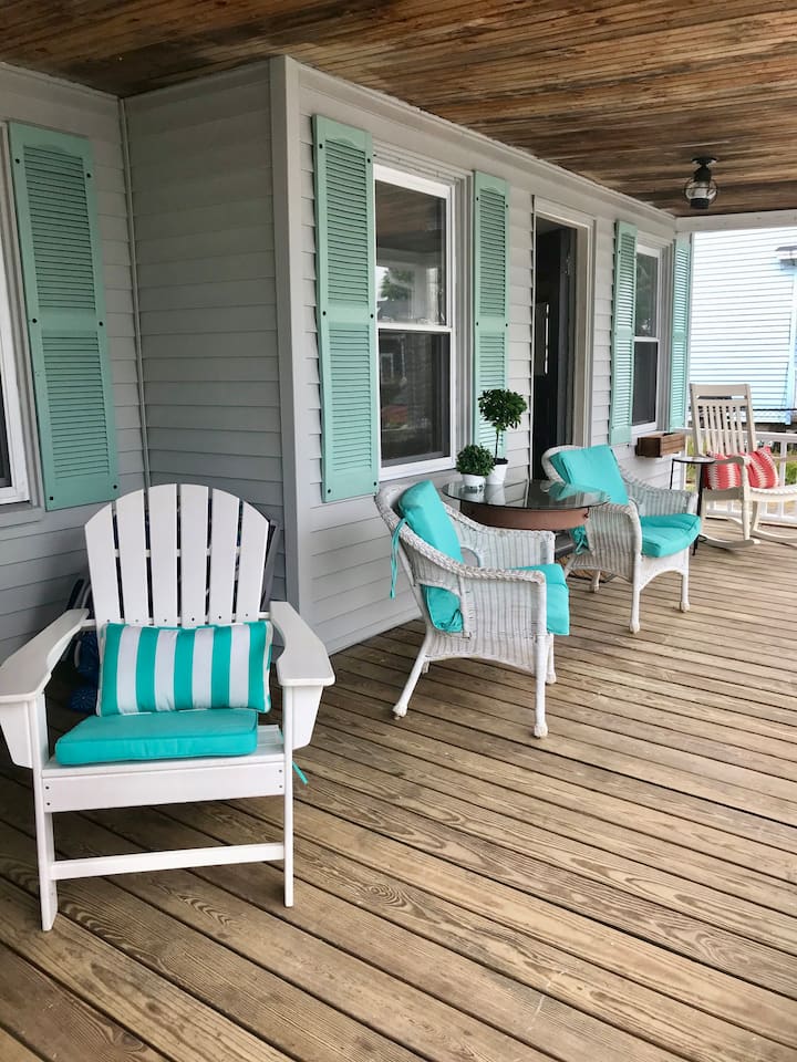 Beach Cottage Just 100 Steps To The Beach - Wareham, MA