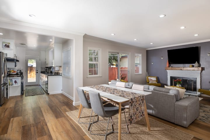 Perfect Silicon Valley Hub With Office For Two - Sunnyvale, CA