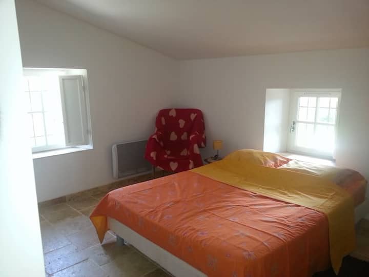 Petit Mas En Pierre - Lambesc