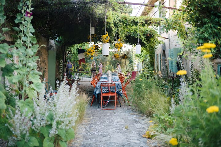 Luberon, Lavandes, Piscine, Un Vieux Mas Provençal - Apt