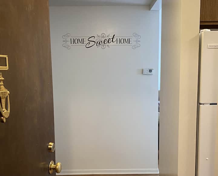 Quiet, Quiet, And Conveniently Located! - 링컨