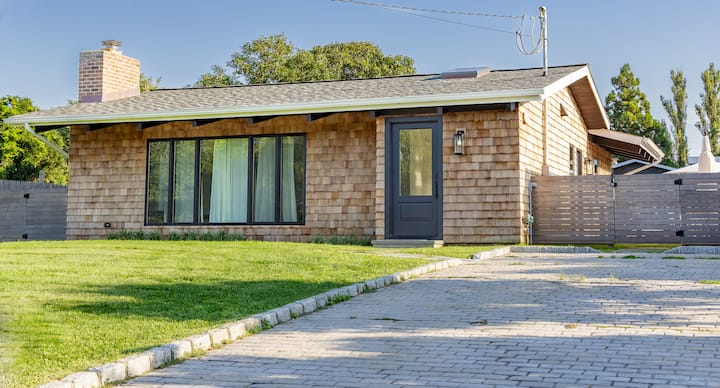 Completely Renovated Beach House With Heated Pool - Montauk, NY