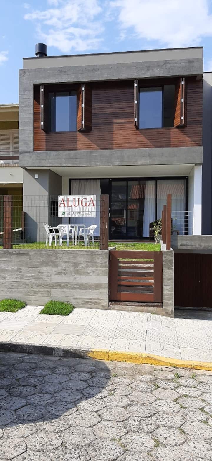 Excelente Casa 5 Dormitórios-3 Suítes - Garopaba