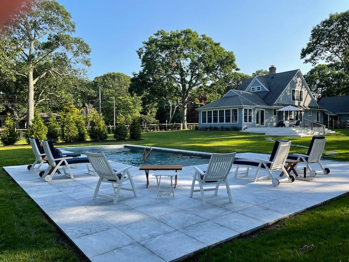 Family Friendly Oasis Steps To Water - Heated Pool - 長島