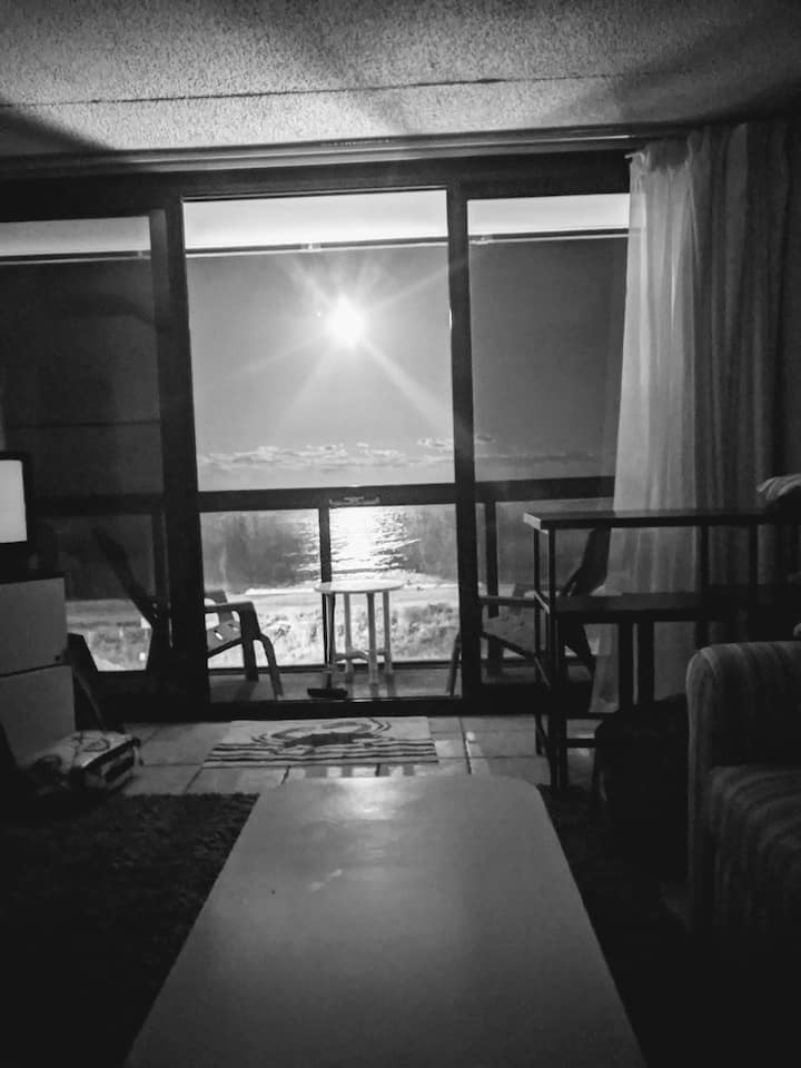 Oceanfront Studio Year Round View And Amenities! - Ocean City, MD