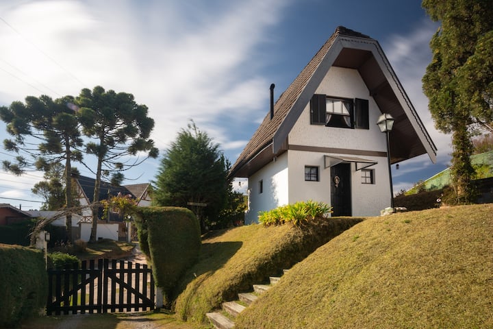 Chalé Romântico-Lovechale - Chalés para Alugar em Campos do Jordão, São ...