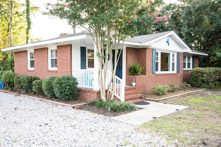 Wilshire Coastal Cottage - Dog Friendly - Wilmington, NC
