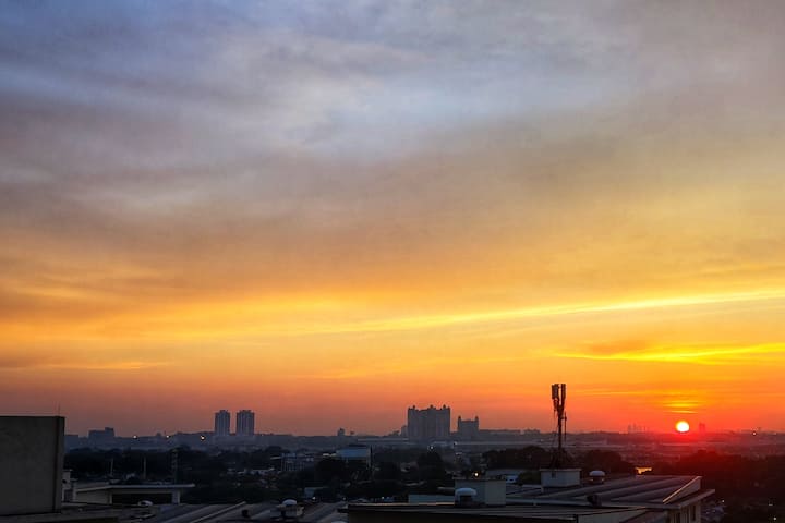 Sunset View Apt Perfect For Biz/family @ Setiawalk - Puchong