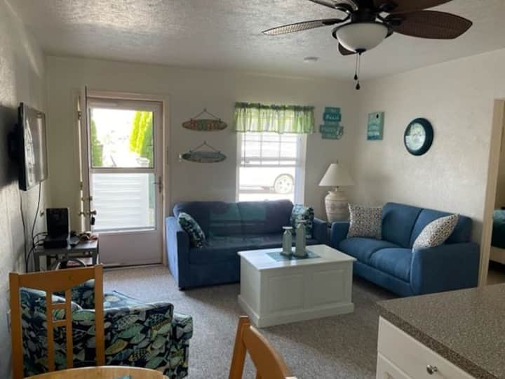 Luxury Two Bedroom 1st Floor Condo With A Pool - Wildwood, NJ