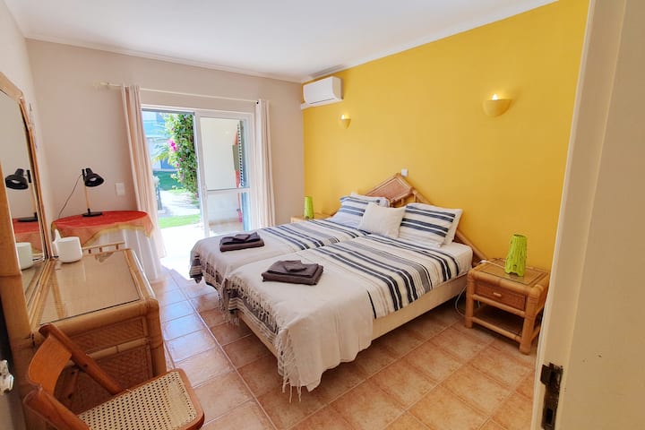 Cozy Getaway: Beach, Pool, Garden - Lagos