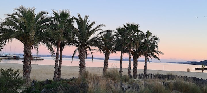 T2,climatisé, Commerces, 100m De La Plage,du Port - Bormes-les-Mimosas