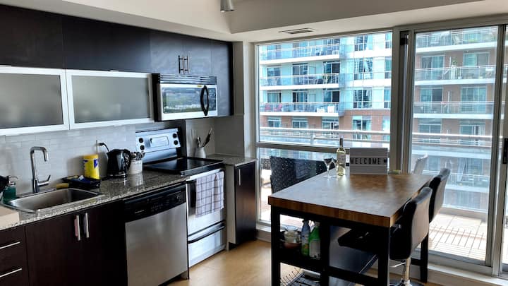 Charming Condo In Liberty Village W/ Huge Balcony - Toronto, ON