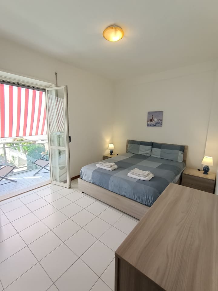 Sea View Apartment 200 Mt To The Beach - 테라치나