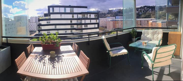 Appt 75m² - Terrasse Avec Vue + Pkg Privé - Oullins