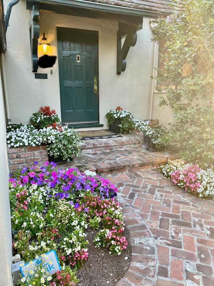 Grand Luxury In Exclusive North Palo Alto - Palo Alto, CA