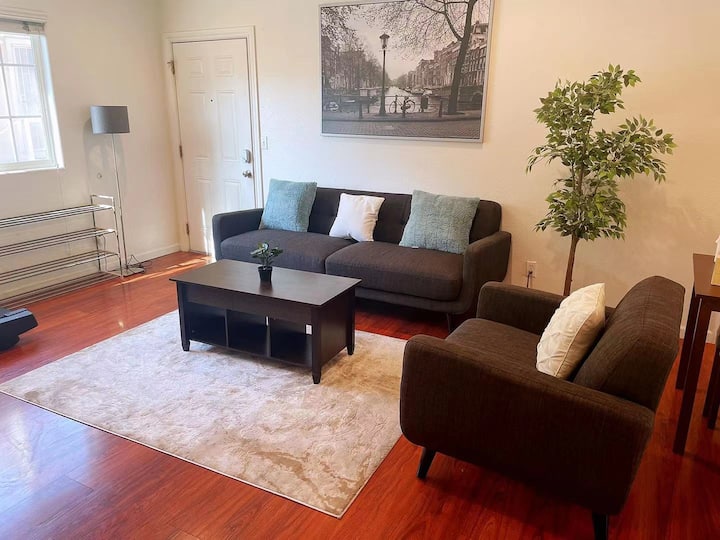 Beautiful Home At The Heart Of San Jose - Cambrian Park, CA