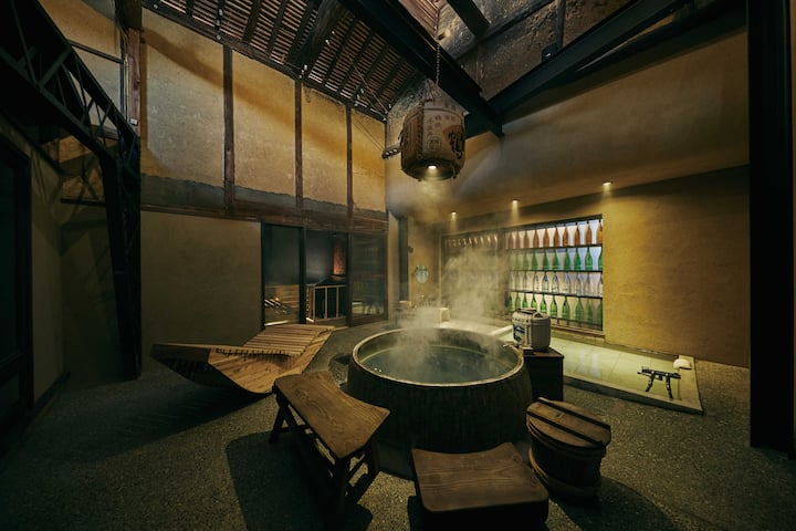 150-year Sake Legacy: Mitoyotsuru Toji - 丸龜市