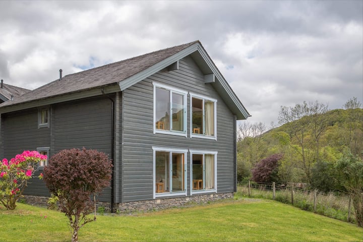 Brathay Hall En-suite Bedroom Stays, Ambleside - Coniston