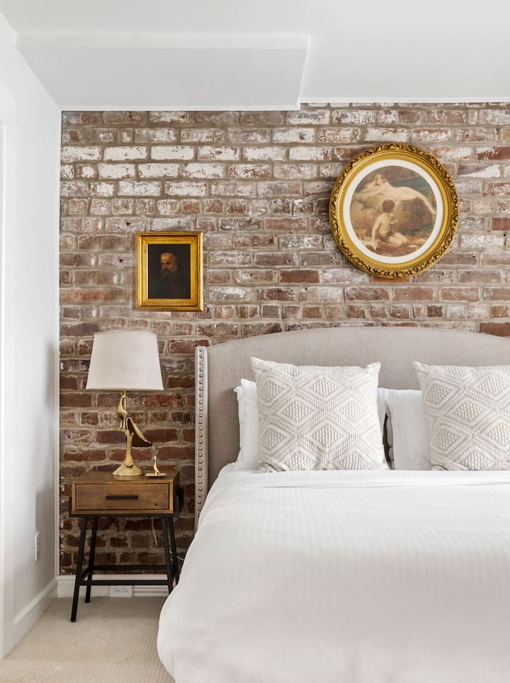 Historic Carriage House Apartment From 1850 - Savannah, GA