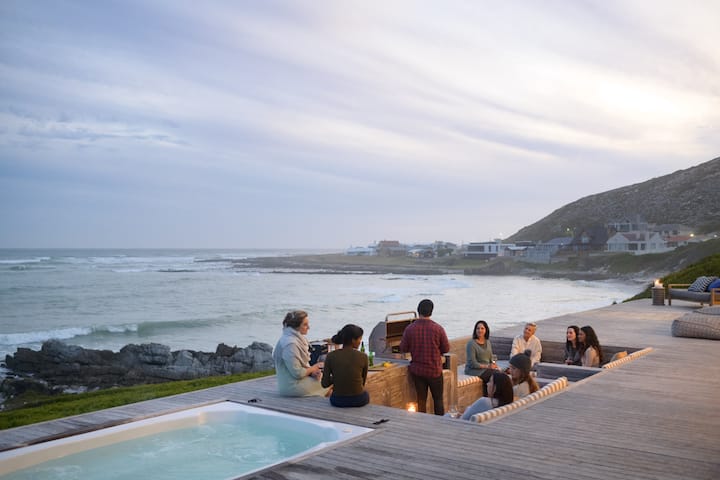Villa Sleeps 18, With Your Own Private Beach! - Struisbaai