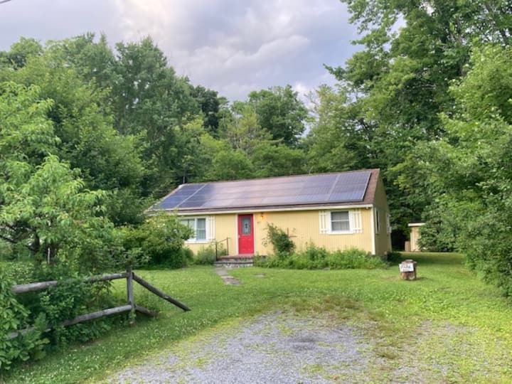 Art Gallery Cottage - Woodstock, NY