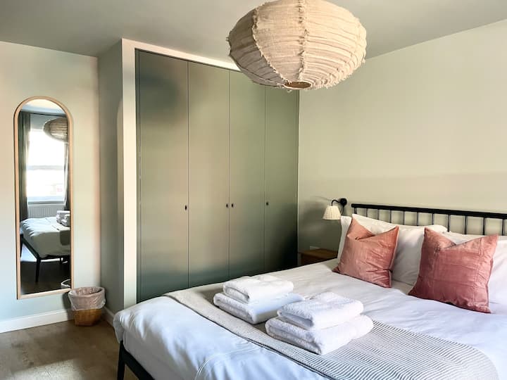 Spacious And Stylish Central Bristol Base - Bristol