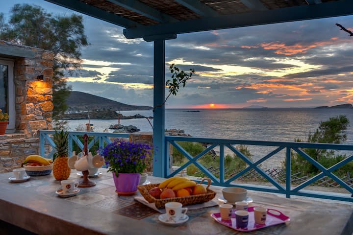 Beach Front House W/ Amazing Sea View - Сирос