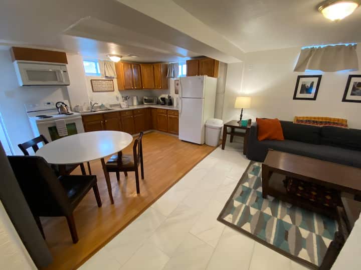 @Garden Level Park Hill - 2-bedroom, 1-bath. Home! - Denver, CO