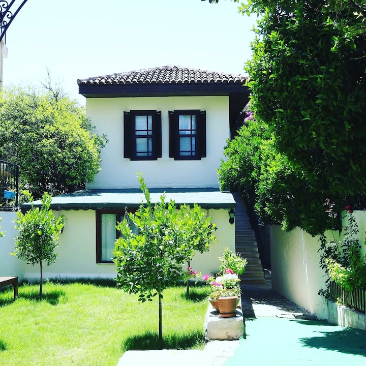 Deniz Dağ Manzaralı Muhteşem Lokasyon. - Antalya