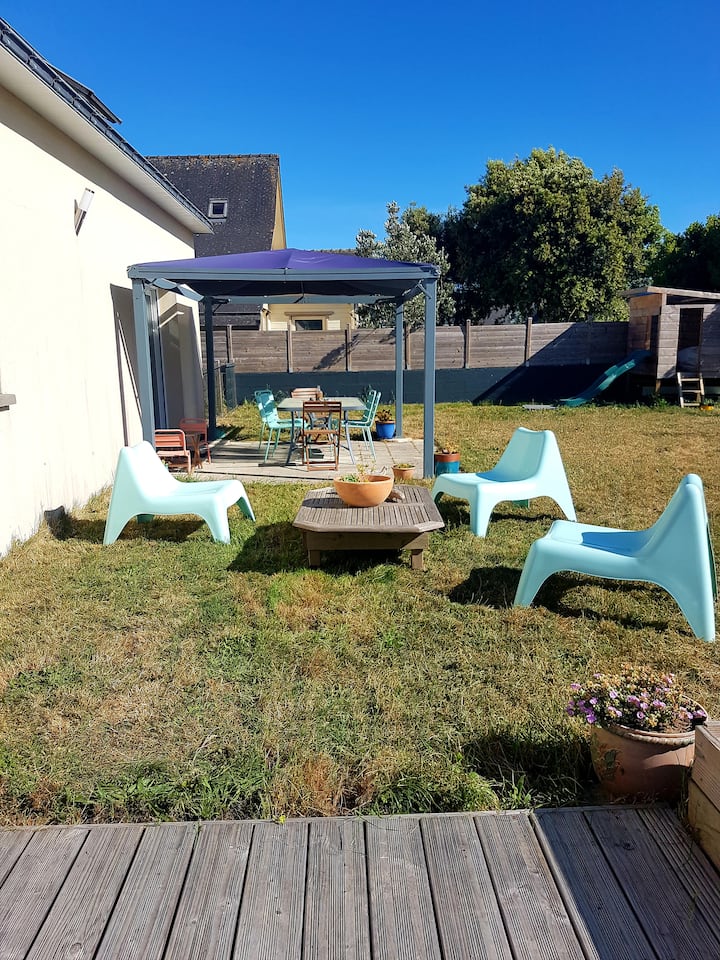 Maison Fort Bloqué Avec Oreilles Sur Mer - Ploemeur