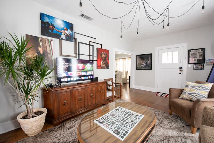 House Of Photography–downtown, Charming, And Fun! - Nacogdoches, TX