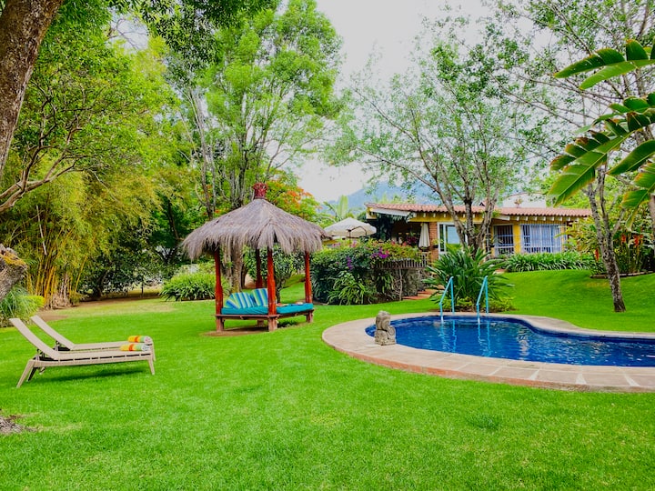 Charming  House In An Enchanting Garden Paradise - Tepoztlán