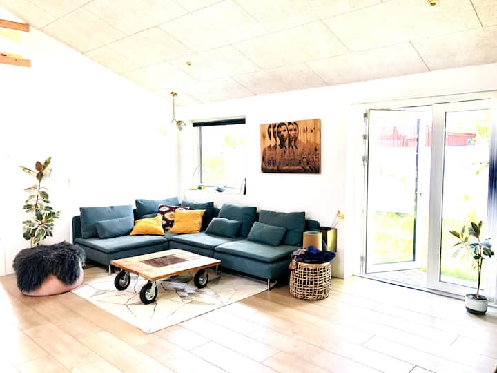 Cosy Modern House W/jacuzzi In Kolonihaveforening - Copenhagen