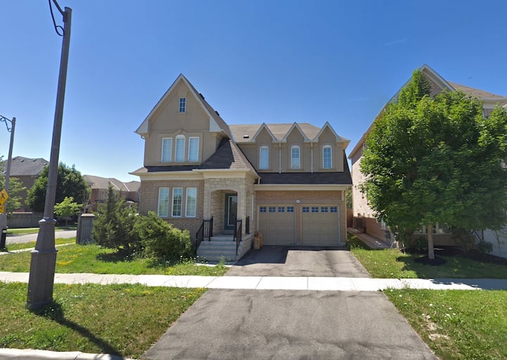 Nonshared Detached House With Fenced Back Yard - Vaughan