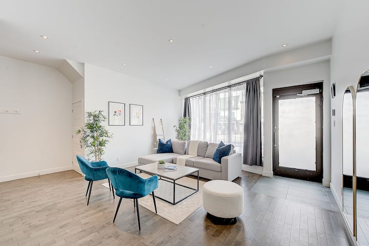 Bright Appartement Plateau Mont-royal,parking15$ - Laval
