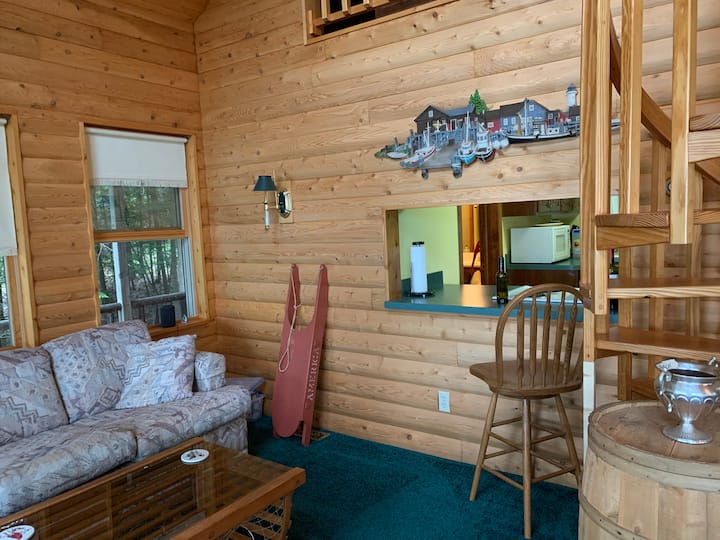 Tree House Cottage On Long Lake With Dock - Cheboygan, MI