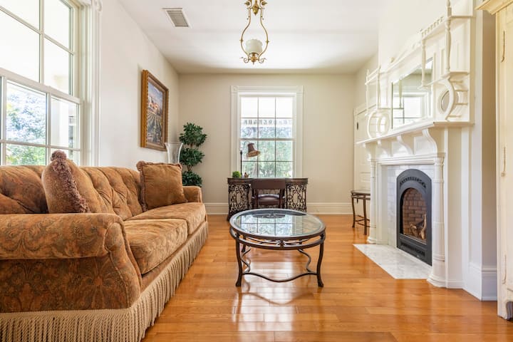 Historic Douglas  Suite At The Peppertree Lane! - Upland, CA