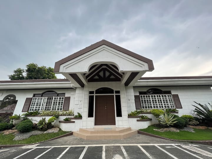 Big House Inside Villa Rosalinda Events Venue - San Rafael