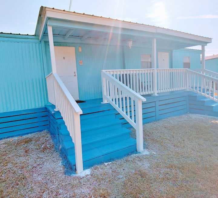 Furnished Studio(sleeps 2)renovated, Rate Reduced! - ハインズビル, GA