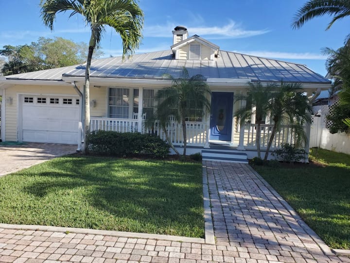 Maison Du Soleil - Stuart, FL